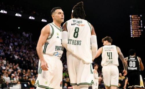 Έφτασε στην Αθήνα για την ΑΕΚ ο Σαχαμπό (pics) | SDNA