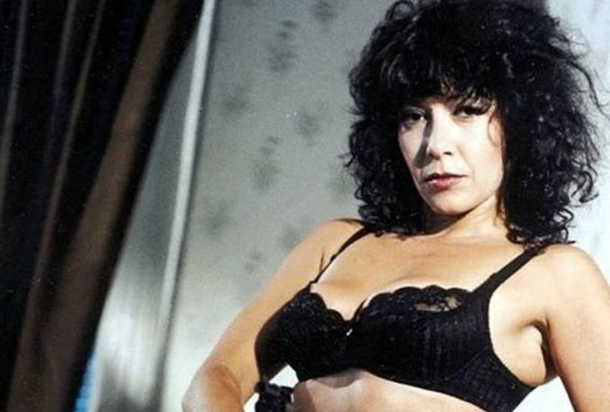 Βίνα Ασίκη: Το απόλυτο σύμβολο των 80's | SDNA