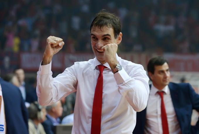 Coach B, ξέρω τι κάνεις όταν... ντεμπουτάρεις (vid) | SDNA