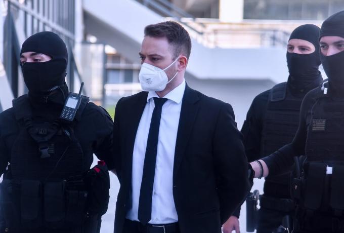 Βόμβα από τον πατέρα της Καρολάιν: «Ο Αναγνωστόπουλος μετέφερε ναρκωτικά με το ελικόπτερο» (vid ...