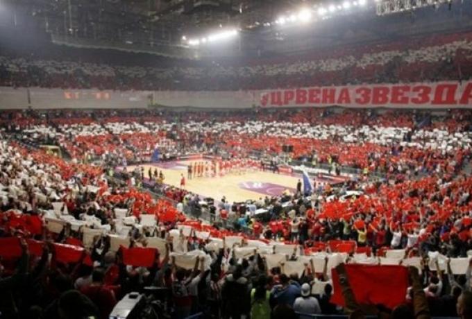 Απίθανη ατμόσφαιρα από τους οπαδούς του Ερυθρού Αστέρα στην «Stark ...