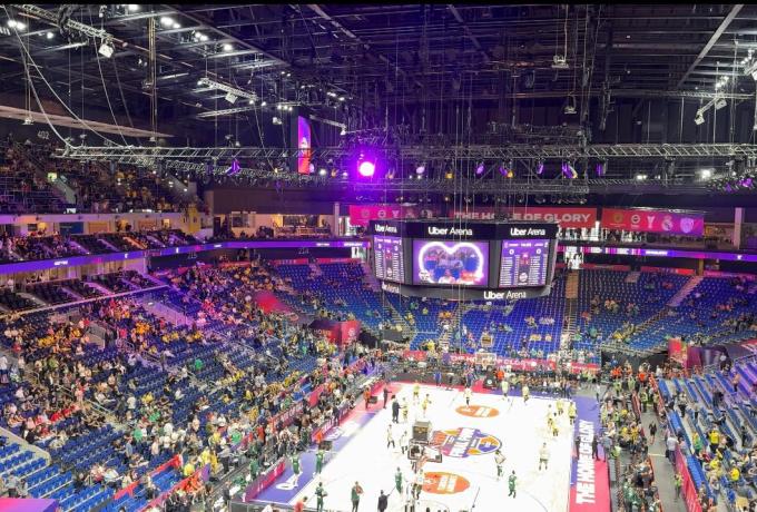 Μισοάδειο γήπεδο 15' πριν το τζάμπολ και την Euroleague την μάρανε η... Kiss Cam (vid) | SDNA