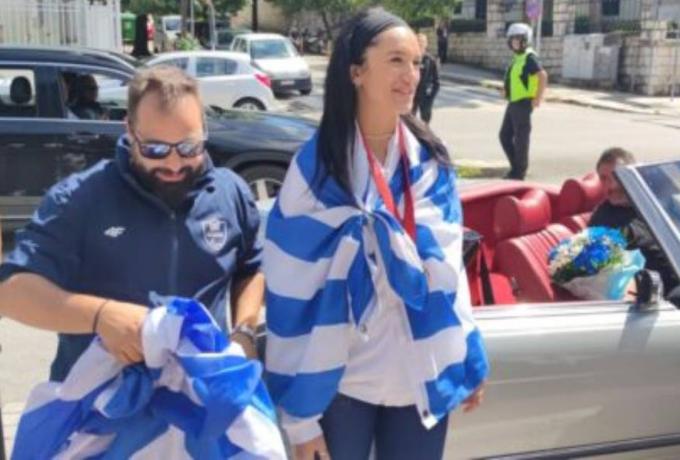 Η χάλκινη Παραολυμπιονίκης Έλενα Παπασταματοπούλου αποθεώθηκε στα ...