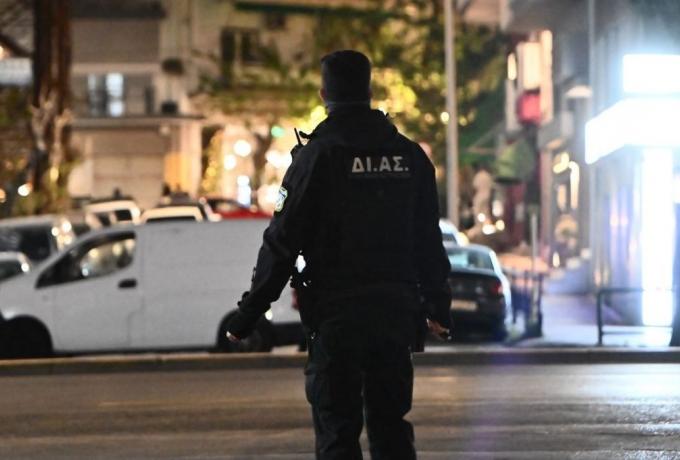 Έκρηξη σε πολυκατοικία έξω από πάρκινγκ στη Θεσσαλονίκη: Σκοτώθηκε γυναίκα που περνούσε | SDNA