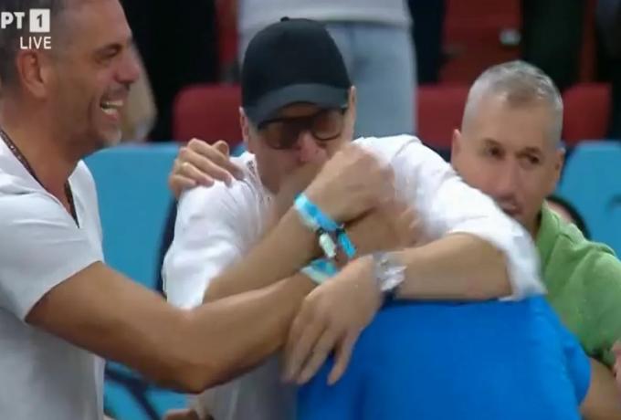 Απίστευτη στιγμή: Η αγκαλιά των Σπανούλη, Διαμαντίδη, Ζήση, Τσαρτσαρή μετά το χάλκινο μετάλλιο ...