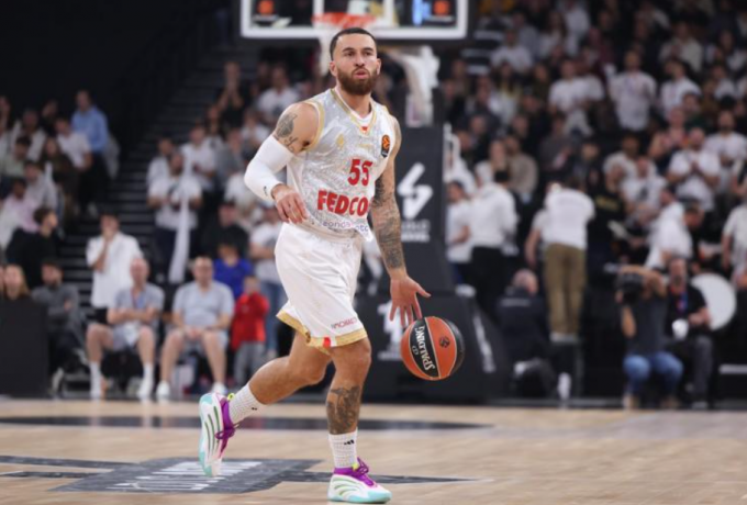 Βαριά καμπάνα σε Μάικ Τζέιμς: Τιμωρήθηκε με 3 αγωνιστικές στο γαλλικό πρωτάθλημα | SDNA