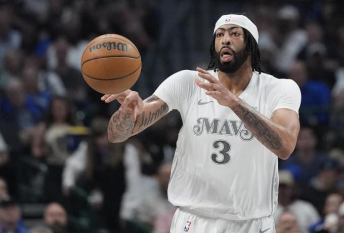 Τέλος η σεζόν για Ντέιβις με τους Μάβερικς: Χειρουργείο και πιθανό trade | SDNA
