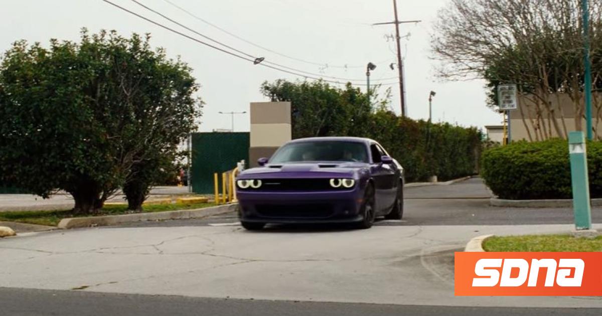 Η Emma Stone κάνει drift με Dodge Challenger Hellcat στη νέα ταινία του ...