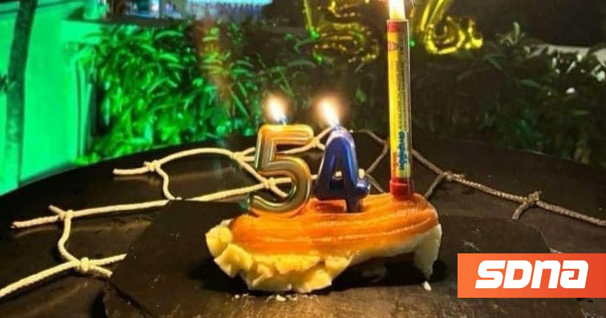 Τρολάρισμα σε άλλο level: Έσβησαν 54 κεράκια κάτω από τον Λευκό Πύργο! (pic) | SDNA