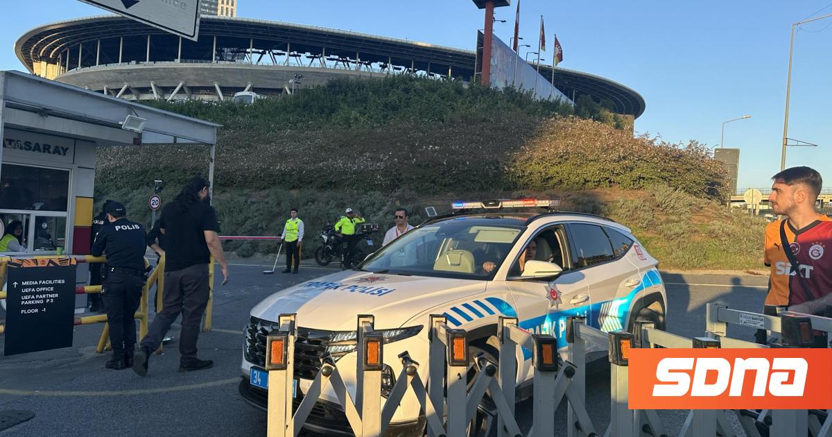 Γαλατασαράι: Η αστυνομία της Τουρκίας πήρε τις ελληνικές σημαίες από τους οπαδούς του ΠΑΟΚ | SDNA