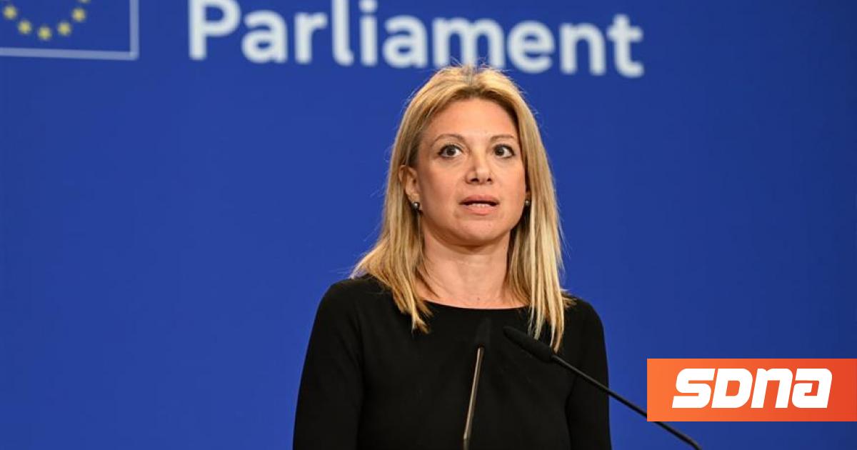Καρυστιανού σε Άδωνη: «Εγώ σας ξεμπροστιάζω και σας προκαλώ να μου ...